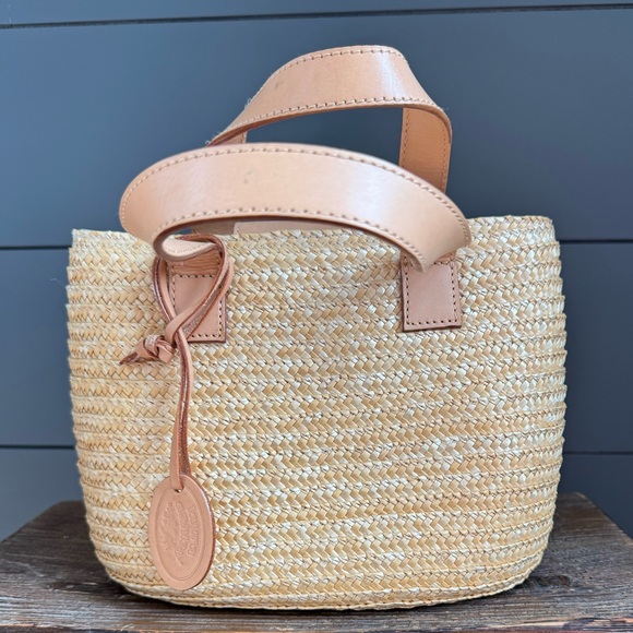 Laura Ashley | Bags | Laura Ashley Lined Tan Straw Tote Handbag Pocket ...